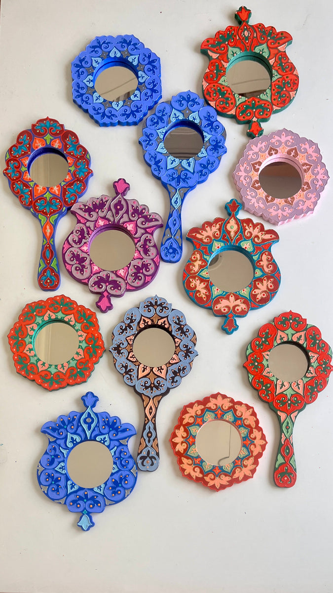 Arabesque Mirrors – Dots and Curves